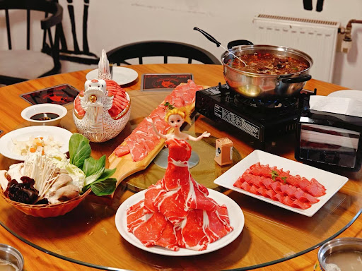 Lu Xi Beef Hotpot in Budapest, Hungary - reviews,open hours,photo spots ...