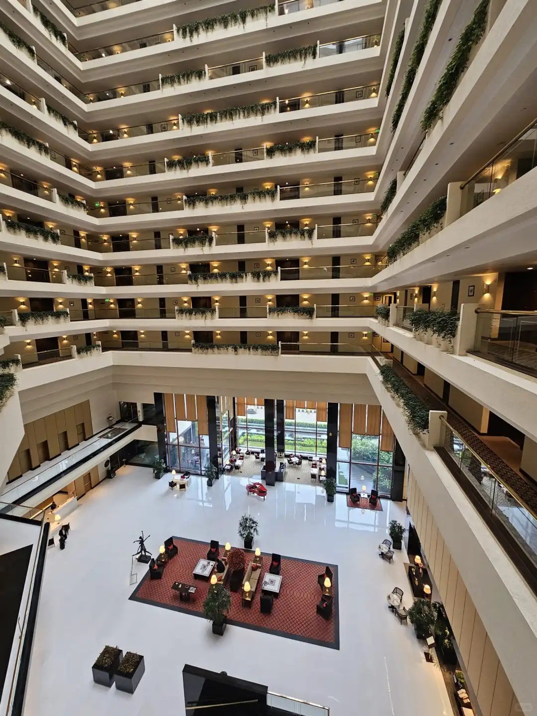 India hotel guide --The Oberoi, Mumbai by Monica Geller | WanderBoat AI ...